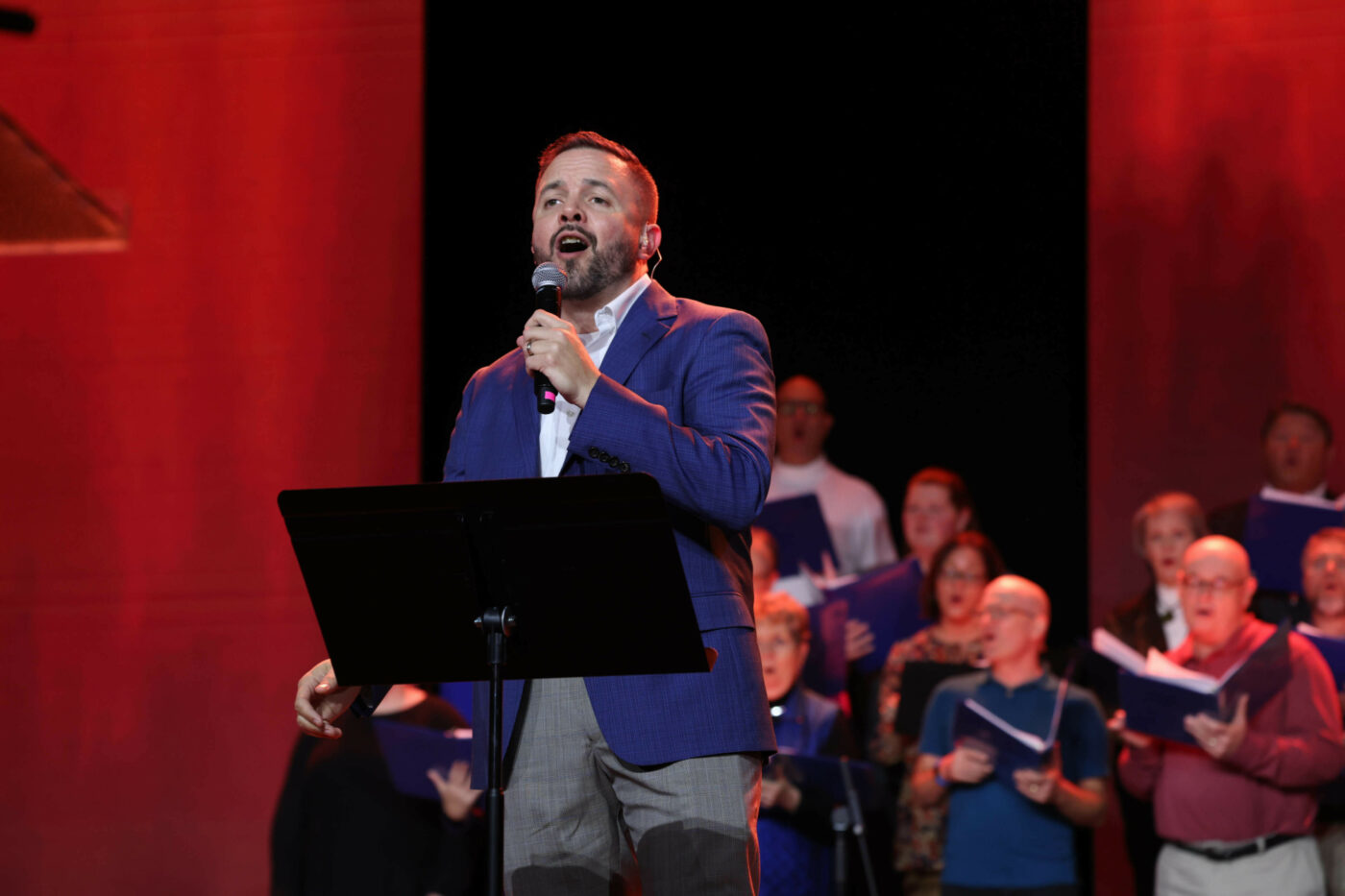 Texas Baptists hear message on revival, honor David Hardage, collect offering for hunger relief ...