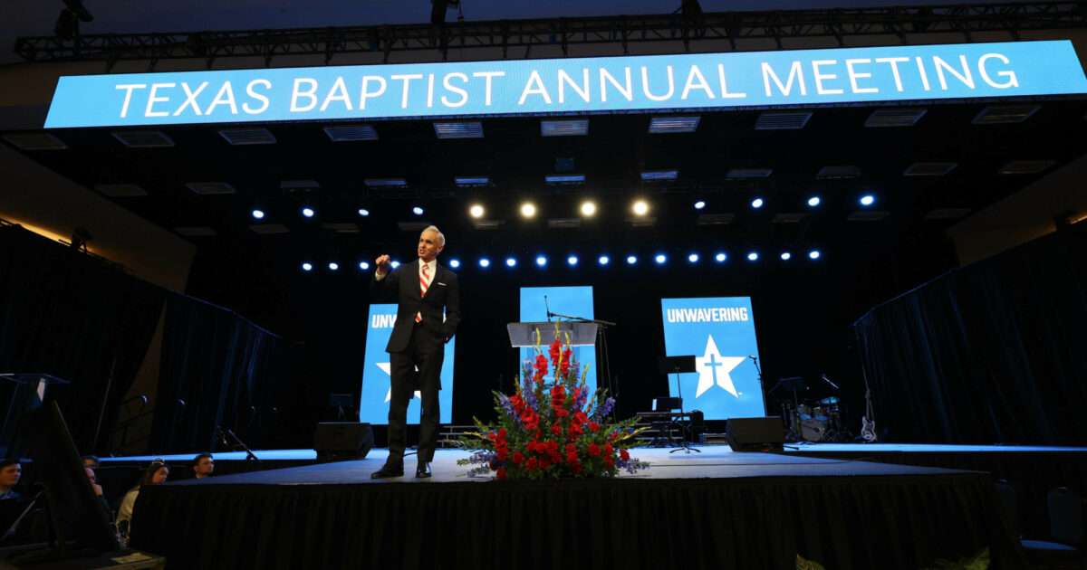 Texas Baptists hear message on revival, honor David Hardage, collect ...